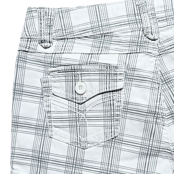 YMI | Shorts | Ymi Juniors Shorts Plaid Whitegray Size 5 | Poshmark
